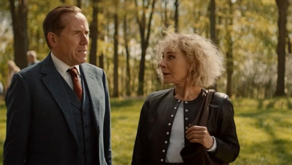 Professeur T - Série (2025) : diffusions TV, streaming, replay | Télé 7 ...