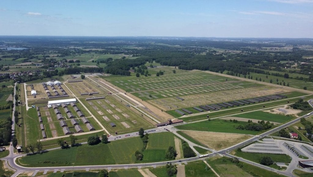 Les traces d'Auschwitz - Documentaire (2021) : diffusions TV, streaming ...