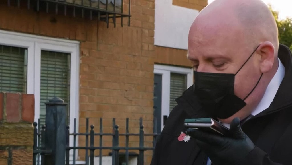 Call the Bailiffs: Time to Pay Up - Documentaire (2021) : diffusions TV ...