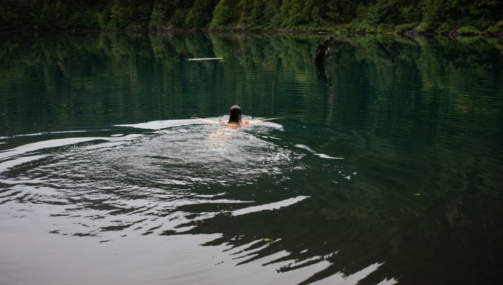 Jules and Greg's Wild Swim - saison 2 - (2025) : diffusions TV ...