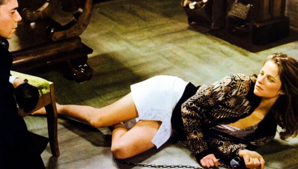 Portier de nuit - Film (1974) : diffusions TV, streaming, replay | Télé ...