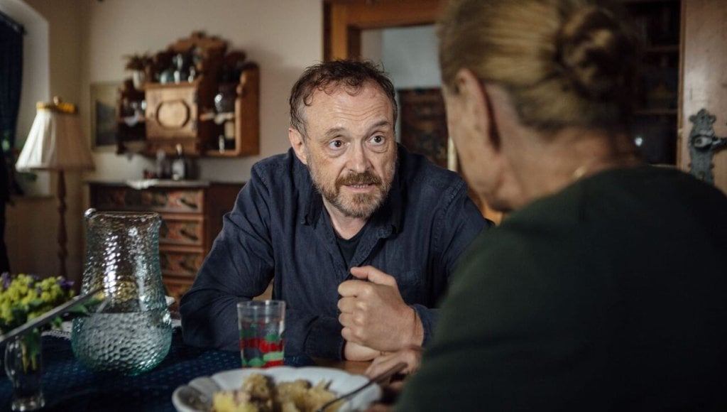 La corde au cou - Film (2018) : diffusions TV, streaming, replay | Télé ...